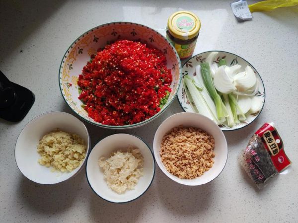 在家熬辣椒酱怎么做_辣椒酱保存多久-第1张图片-山城妙识 在家熬辣椒酱怎么做_辣椒酱保存多久-第1张图片-山城妙识