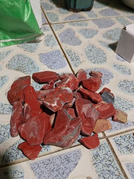 鸡血石原石真假鉴别_鸡血石原石价格多少钱一克-第3张图片-山城妙识 鸡血石原石真假鉴别_鸡血石原石价格多少钱一克-第3张图片-山城妙识