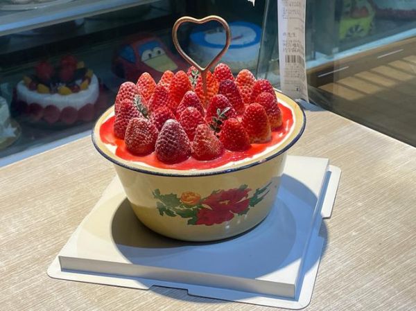 网红草莓蛋糕怎么做_网红草莓蛋糕为什么火-第2张图片-山城妙识 网红草莓蛋糕怎么做_网红草莓蛋糕为什么火-第2张图片-山城妙识