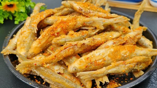 炸小鱼怎么做好吃_炸小鱼酥脆不腥的秘诀-第1张图片-山城妙识 炸小鱼怎么做好吃_炸小鱼酥脆不腥的秘诀-第1张图片-山城妙识