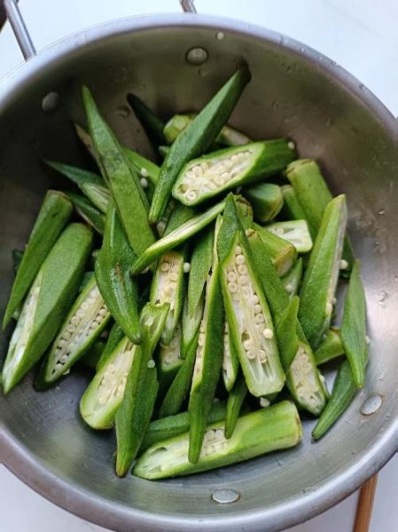 秋葵怎么炸的又干又脆_炸秋葵不软塌的秘诀-第3张图片-山城妙识 秋葵怎么炸的又干又脆_炸秋葵不软塌的秘诀-第3张图片-山城妙识