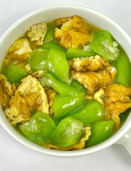 鸡蛋炒丝瓜怎么炒好吃_丝瓜炒蛋不黑不软窍门-第1张图片-山城妙识 鸡蛋炒丝瓜怎么炒好吃_丝瓜炒蛋不黑不软窍门-第1张图片-山城妙识