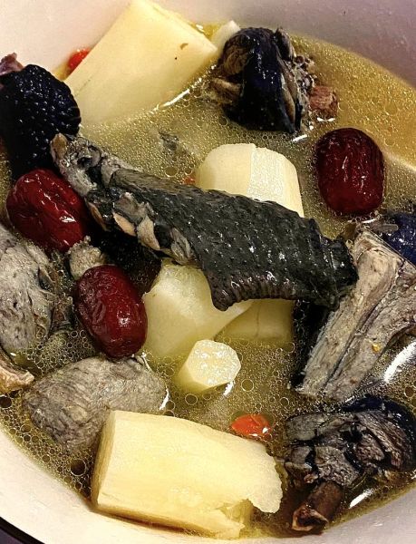 乌鸡汤的做法大全_乌鸡汤怎么炖好喝-第1张图片-山城妙识 乌鸡汤的做法大全_乌鸡汤怎么炖好喝-第1张图片-山城妙识