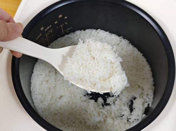 电饭煲焖黑米饭能熟吗_黑米要泡多久-第1张图片-山城妙识 电饭煲焖黑米饭能熟吗_黑米要泡多久-第1张图片-山城妙识