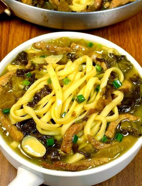 正宗肉丝面条怎么做_肉丝面条汤头秘诀-第2张图片-山城妙识 正宗肉丝面条怎么做_肉丝面条汤头秘诀-第2张图片-山城妙识