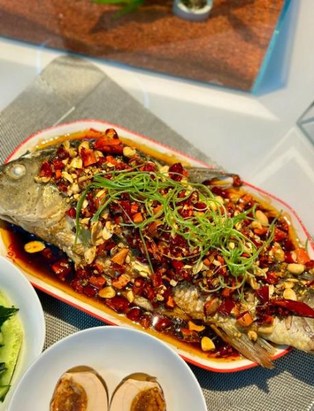 家常鲤鱼怎么做好吃_家常鲤鱼的做法步骤-第1张图片-山城妙识