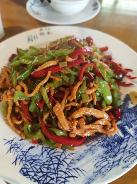 青椒炒肉丝怎么炒才嫩_青椒炒肉丝作文800字-第2张图片-山城妙识 青椒炒肉丝怎么炒才嫩_青椒炒肉丝作文800字-第2张图片-山城妙识
