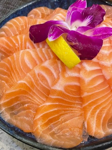 生鱼片热量是多少_减肥能吃生鱼片吗-第1张图片-山城妙识 生鱼片热量是多少_减肥能吃生鱼片吗-第1张图片-山城妙识