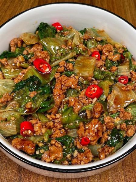 生菜炒肉怎么做_生菜炒肉热量高吗-第1张图片-山城妙识 生菜炒肉怎么做_生菜炒肉热量高吗-第1张图片-山城妙识