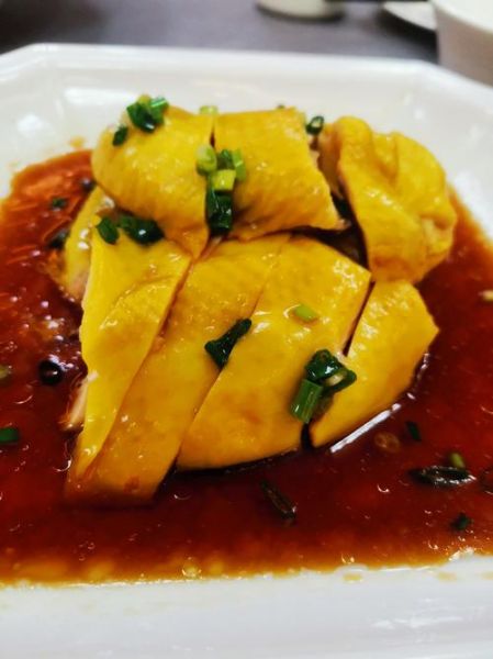 白斩鸡怎么烧好吃窍门_白斩鸡怎么做才嫩滑-第1张图片-山城妙识 白斩鸡怎么烧好吃窍门_白斩鸡怎么做才嫩滑-第1张图片-山城妙识