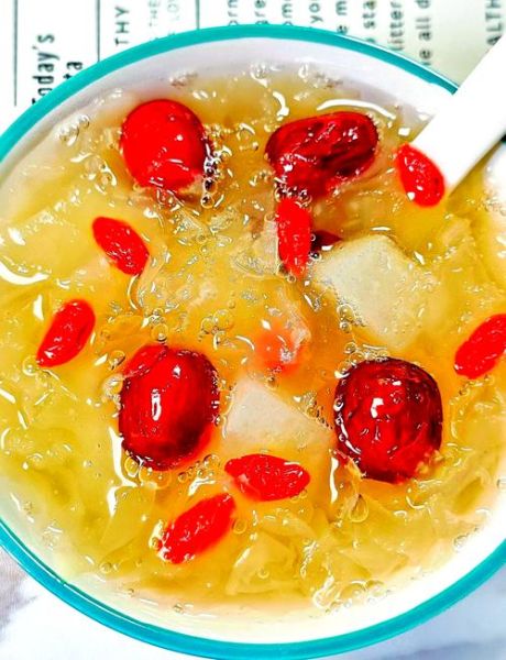 银耳雪梨粥怎么做_银耳雪梨粥的家常做法-第1张图片-山城妙识 银耳雪梨粥怎么做_银耳雪梨粥的家常做法-第1张图片-山城妙识