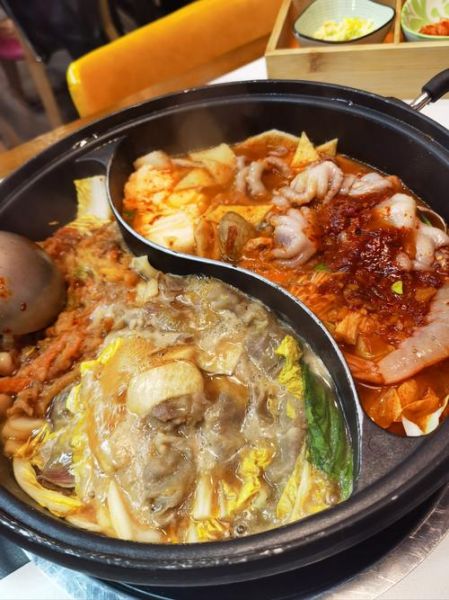 韩国部队火锅怎么做_部队火锅需要什么材料-第2张图片-山城妙识 韩国部队火锅怎么做_部队火锅需要什么材料-第2张图片-山城妙识