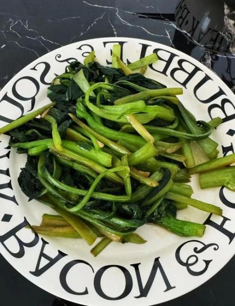 油菜心怎么炒才脆嫩_炒油菜心要不要焯水-第3张图片-山城妙识 油菜心怎么炒才脆嫩_炒油菜心要不要焯水-第3张图片-山城妙识