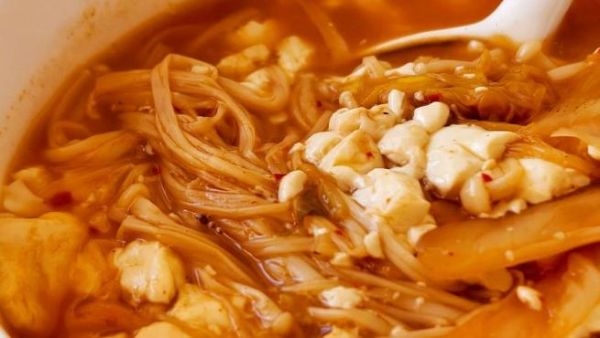 辣白菜豆腐汤怎么做_辣白菜豆腐汤热量高吗-第2张图片-山城妙识 辣白菜豆腐汤怎么做_辣白菜豆腐汤热量高吗-第2张图片-山城妙识