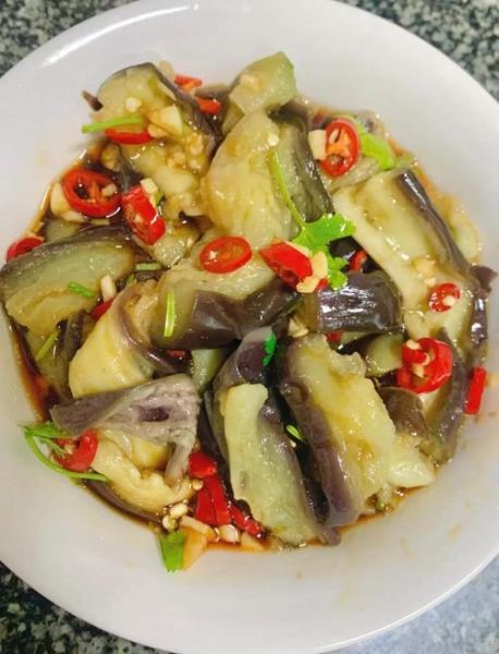 茄子拌蒜怎么做_茄子凉拌要不要焯水-第1张图片-山城妙识 茄子拌蒜怎么做_茄子凉拌要不要焯水-第1张图片-山城妙识
