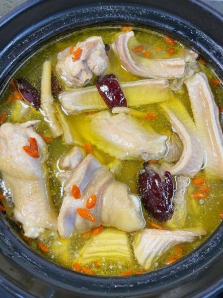 猪肚鸡怎么做才正宗_广东猪肚鸡最地道的做法-第1张图片-山城妙识 猪肚鸡怎么做才正宗_广东猪肚鸡最地道的做法-第1张图片-山城妙识