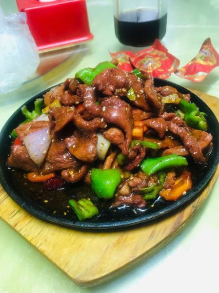 铁板牛肉怎么做_铁板牛肉腌制秘诀-第1张图片-山城妙识 铁板牛肉怎么做_铁板牛肉腌制秘诀-第1张图片-山城妙识