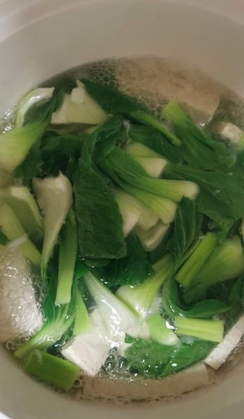 青菜炖豆腐怎么做_青菜炖豆腐需要焯水吗-第3张图片-山城妙识 青菜炖豆腐怎么做_青菜炖豆腐需要焯水吗-第3张图片-山城妙识