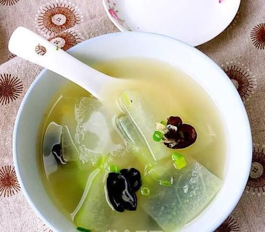 冬瓜木耳香菜汤减肥原理_怎么做最有效-第2张图片-山城妙识 冬瓜木耳香菜汤减肥原理_怎么做最有效-第2张图片-山城妙识