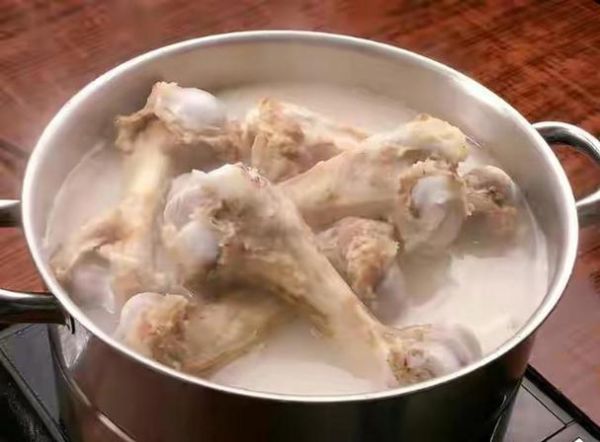 棒骨汤怎么炖好喝_棒骨汤炖多久才入味-第2张图片-山城妙识 棒骨汤怎么炖好喝_棒骨汤炖多久才入味-第2张图片-山城妙识