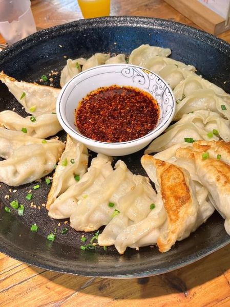 锅贴饺子怎么做_锅贴饺子和煎饺区别-第1张图片-山城妙识 锅贴饺子怎么做_锅贴饺子和煎饺区别-第1张图片-山城妙识