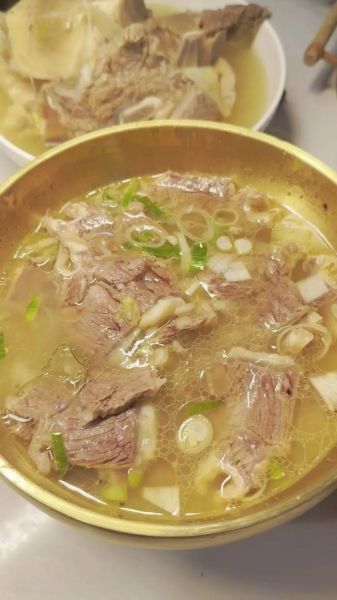 韩式牛肉汤怎么做_正宗牛骨汤秘诀-第3张图片-山城妙识 韩式牛肉汤怎么做_正宗牛骨汤秘诀-第3张图片-山城妙识