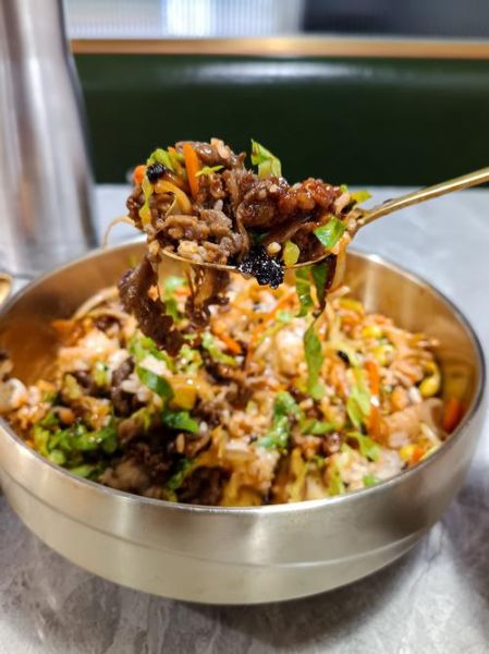 烤肉拌饭图片大全_怎么做才好吃-第1张图片-山城妙识