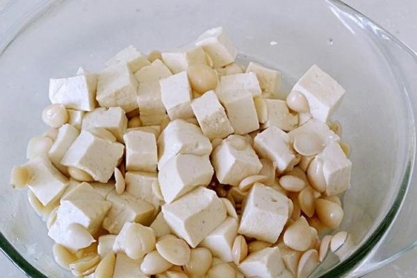 豆腐炒杏仁怎么做_豆腐炒杏仁家常做法-第1张图片-山城妙识 豆腐炒杏仁怎么做_豆腐炒杏仁家常做法-第1张图片-山城妙识
