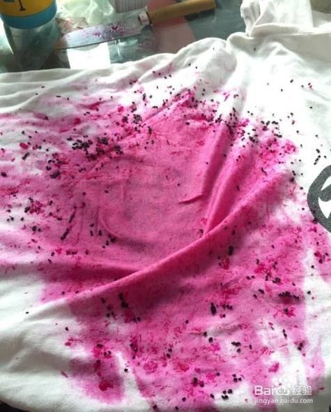 火龙果汁弄到衣服上怎么洗_火龙果汁衣服清洗方法-第3张图片-山城妙识 火龙果汁弄到衣服上怎么洗_火龙果汁衣服清洗方法-第3张图片-山城妙识