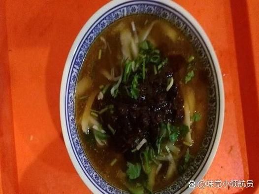 铁蛋鸡汤刀削面怎么做_刀削面汤底怎么熬才鲜-第2张图片-山城妙识 铁蛋鸡汤刀削面怎么做_刀削面汤底怎么熬才鲜-第2张图片-山城妙识