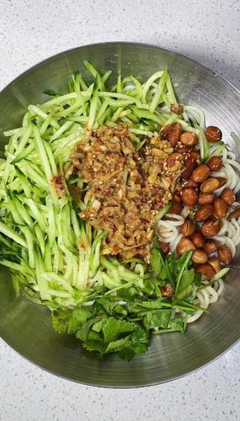 家庭凉面怎么做_凉面酱汁怎么调-第3张图片-山城妙识 家庭凉面怎么做_凉面酱汁怎么调-第3张图片-山城妙识