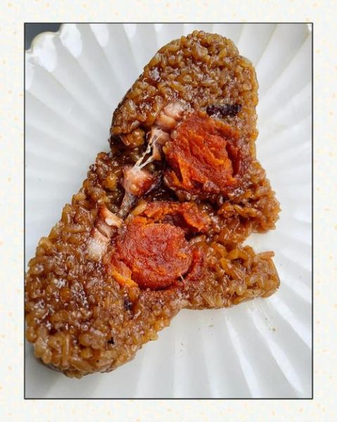 蛋黄肉粽的蛋黄怎么处理_咸蛋黄怎么包进粽子-第3张图片-山城妙识