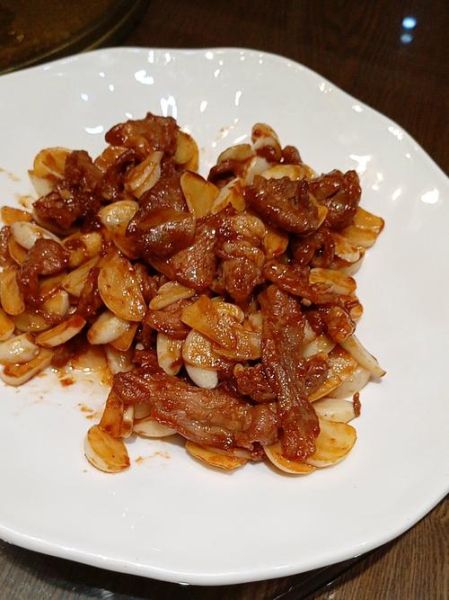 蒜爆羊肉怎么做才正宗_正宗蒜爆羊肉的秘诀-第2张图片-山城妙识