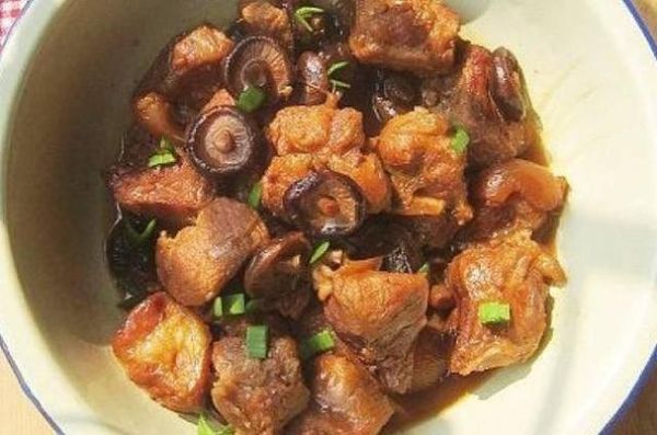 炖猪肉怎么做好吃_炖猪肉放什么配料最香-第3张图片-山城妙识