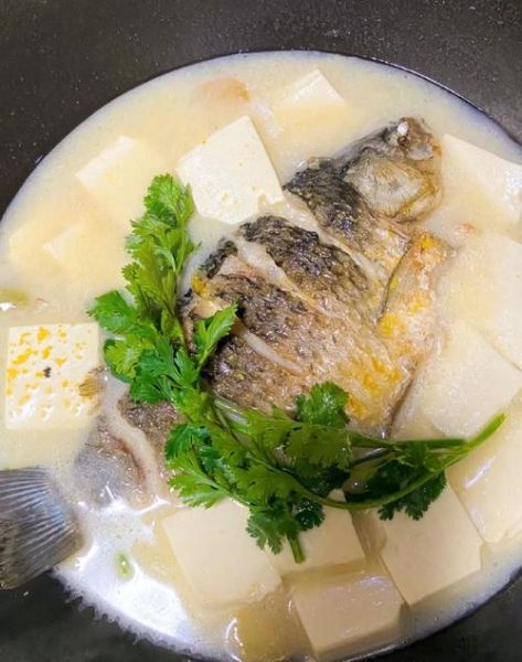 鱼炖豆腐汤的做法_如何让汤更白更鲜-第1张图片-山城妙识 鱼炖豆腐汤的做法_如何让汤更白更鲜-第1张图片-山城妙识