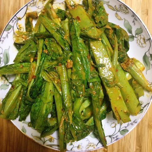 莴笋尖怎么做好吃_莴笋尖的家常做法-第1张图片-山城妙识 莴笋尖怎么做好吃_莴笋尖的家常做法-第1张图片-山城妙识