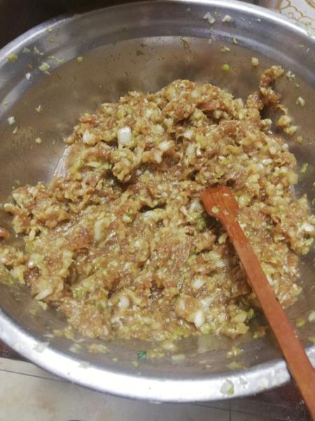 白菜猪肉馅怎么调才好吃_白菜猪肉馅饺子配方-第3张图片-山城妙识 白菜猪肉馅怎么调才好吃_白菜猪肉馅饺子配方-第3张图片-山城妙识