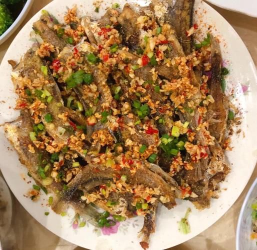 蒜香小黄鱼怎么做_蒜香小黄鱼做法步骤-第1张图片-山城妙识 蒜香小黄鱼怎么做_蒜香小黄鱼做法步骤-第1张图片-山城妙识