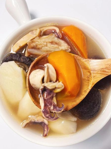 清炖墨鱼汤怎么做_清炖墨鱼汤去腥技巧-第2张图片-山城妙识 清炖墨鱼汤怎么做_清炖墨鱼汤去腥技巧-第2张图片-山城妙识