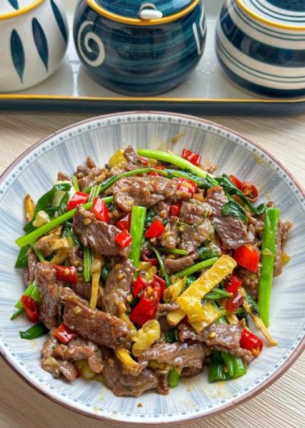 黄牛肉怎么炒_黄牛肉炒多久才嫩-第1张图片-山城妙识 黄牛肉怎么炒_黄牛肉炒多久才嫩-第1张图片-山城妙识