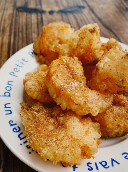 炸虾用什么粉最脆_怎么炸才酥脆不回软-第1张图片-山城妙识 炸虾用什么粉最脆_怎么炸才酥脆不回软-第1张图片-山城妙识