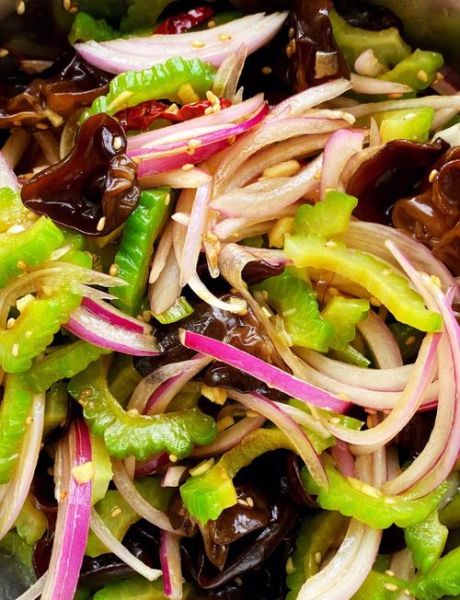 苦瓜凉菜怎么做_苦瓜凉拌要不要焯水-第1张图片-山城妙识 苦瓜凉菜怎么做_苦瓜凉拌要不要焯水-第1张图片-山城妙识