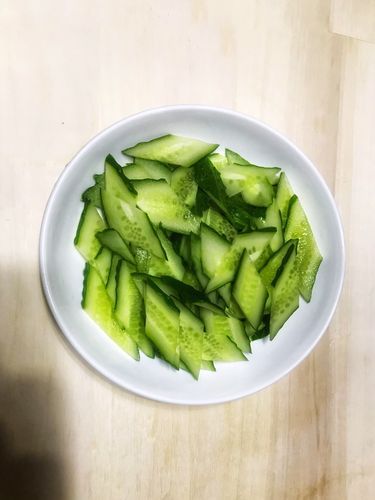 黄瓜炒鸡蛋黄瓜怎么切_黄瓜切片还是切条-第2张图片-山城妙识 黄瓜炒鸡蛋黄瓜怎么切_黄瓜切片还是切条-第2张图片-山城妙识