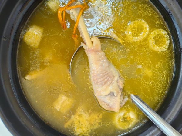 炖鸡汤的简单做法_怎样炖出奶白浓汤-第2张图片-山城妙识 炖鸡汤的简单做法_怎样炖出奶白浓汤-第2张图片-山城妙识