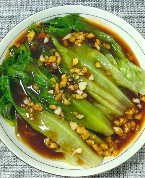 蒜蓉蚝油生菜怎么做_生菜焯水还是直接炒-第1张图片-山城妙识 蒜蓉蚝油生菜怎么做_生菜焯水还是直接炒-第1张图片-山城妙识