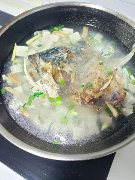 花鲢鱼头汤怎么做不腥_去腥技巧全攻略-第3张图片-山城妙识 花鲢鱼头汤怎么做不腥_去腥技巧全攻略-第3张图片-山城妙识