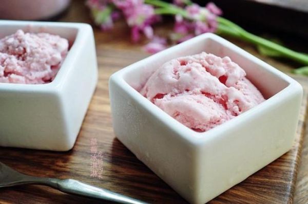 草莓冰淇淋歌曲歌词含义_为什么突然爆红-第3张图片-山城妙识 草莓冰淇淋歌曲歌词含义_为什么突然爆红-第3张图片-山城妙识