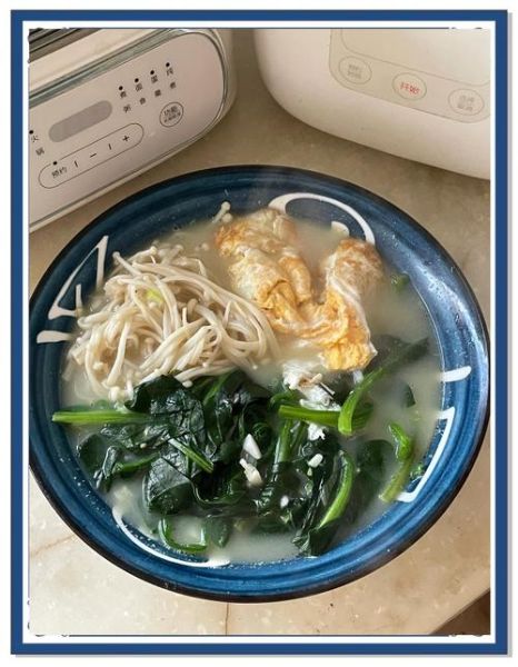 金针菇菠菜汤怎么做好喝_家常做法步骤-第1张图片-山城妙识