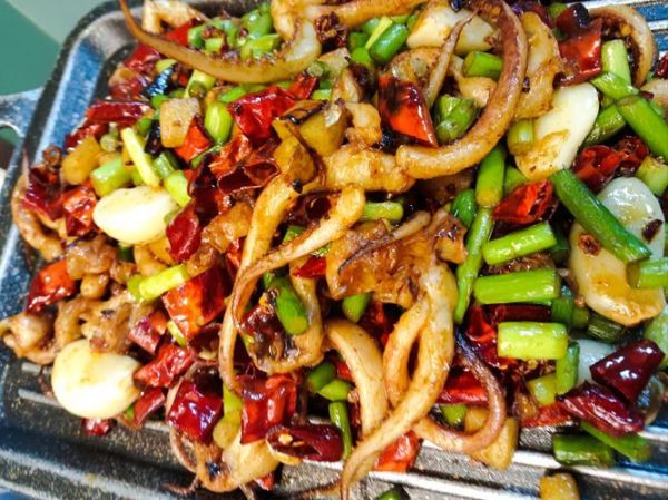 铁板鱿鱼须怎么做_家常做法步骤-第1张图片-山城妙识 铁板鱿鱼须怎么做_家常做法步骤-第1张图片-山城妙识