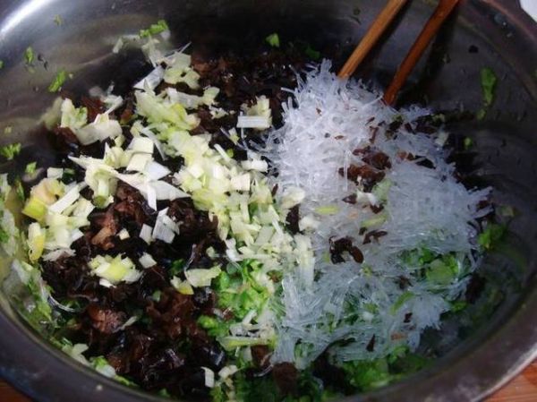 白菜粉条素饺子怎么做_白菜粉条素饺子馅怎么调-第3张图片-山城妙识 白菜粉条素饺子怎么做_白菜粉条素饺子馅怎么调-第3张图片-山城妙识